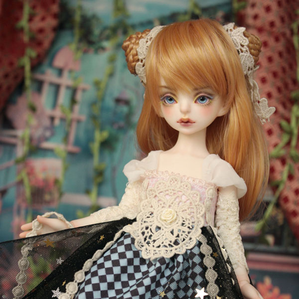 Doll Leaves – Denver Doll Emporium